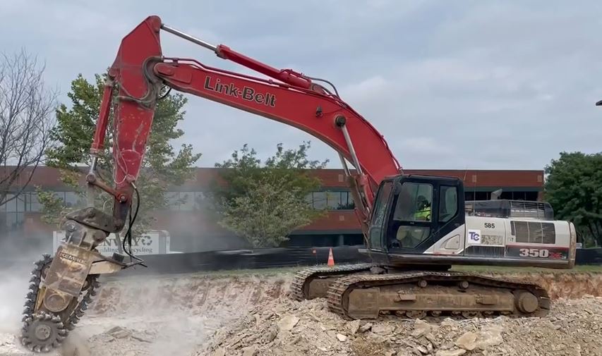 LBX 350x4 with Kemroc EK 150 Chain Cutter - Rock Hard Solutions